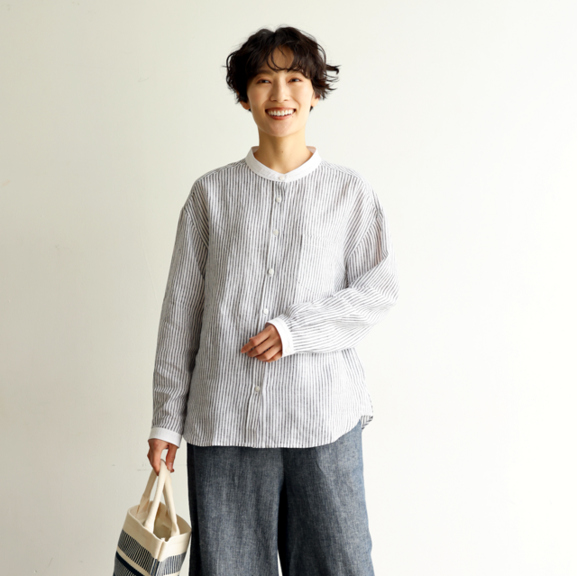 ゆるっとシルエットがこなれ見えするストライプ柄シャツ ホワイト＊ブラック240313-3 | iichi 日々の暮らしを心地よくするハンドメイドやアンティークのマーケットプレイス