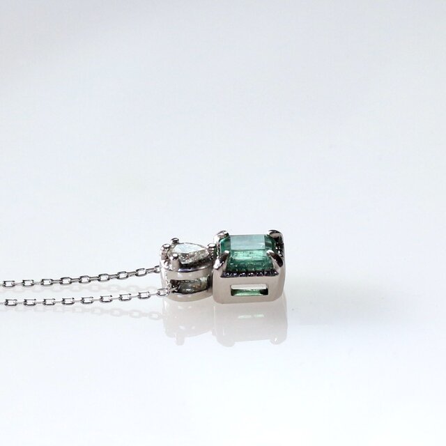 Pt900 エメラルドペンダント 0.642ct(ソーティング付き) | iichi 日々の暮らしを心地よくするハンドメイドやアンティークの ...
