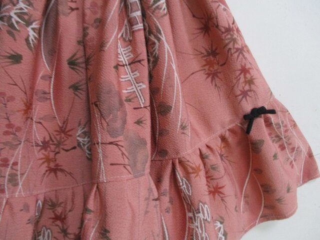 7647 花柄の着物で作ったミニスカート ＃送料無料 | iichi 日々の暮らしを心地よくするハンドメイドやアンティークのマーケットプレイス