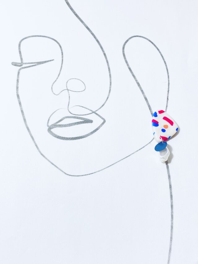 （one）Pop oval nostalgie：桜桃色 | iichi 日々の暮らしを心地よくするハンドメイドやアンティークのマーケットプレイス