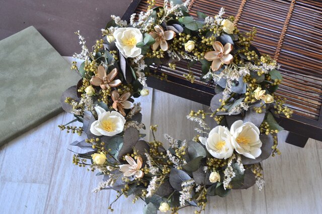 ユーカリとソーラーチェリッシュのwreath | iichi 日々の暮らしを心地よくするハンドメイドやアンティークのマーケットプレイス