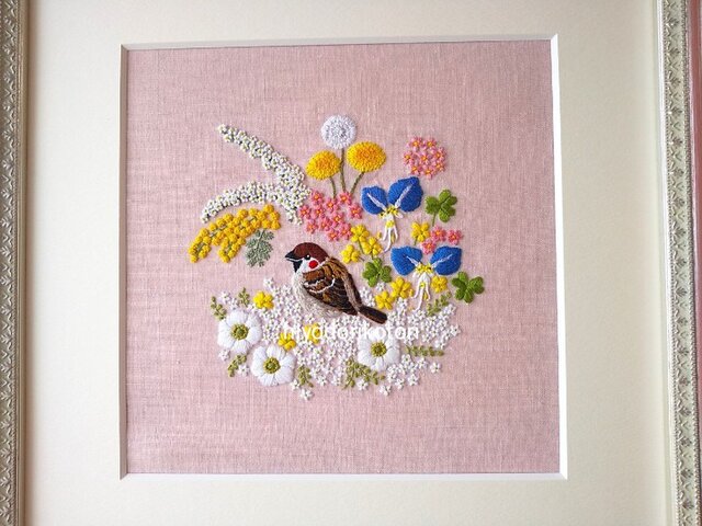 手刺繍フレーム「春urara」送料無料 | iichi 日々の暮らしを心地よくするハンドメイドやアンティークのマーケットプレイス