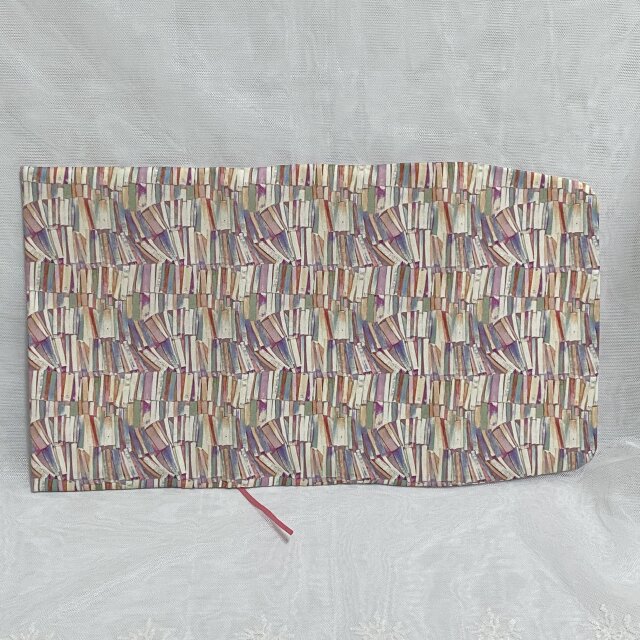 新書カバー 愛書家の本棚 ピンク | iichi 日々の暮らしを心地よくするハンドメイドやアンティークのマーケットプレイス