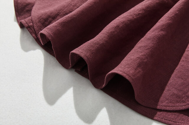 毎日のコーデに取り入れやすいリネン100％ ノーカラー カーディガン ワインレッド 230506-4 | iichi 日々の暮らしを心地よくするハンドメイドやアンティークのマーケットプレイス