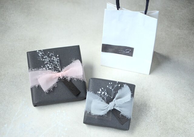 Candy / earrings - Ball | iichi 日々の暮らしを心地よくするハンドメイドやアンティークのマーケットプレイス