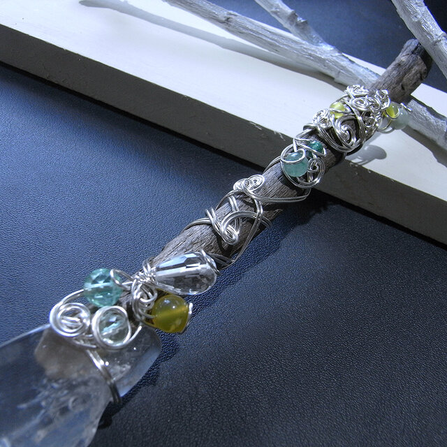 クリスタル・ワンド（心の疲れを癒すヒーリングワンド）21 | iichi 日々の暮らしを心地よくするハンドメイドやアンティークのマーケットプレイス