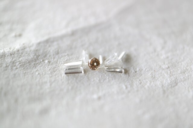 テーパー＆ラウンドダイヤ指輪 | iichi 日々の暮らしを心地よくするハンドメイドやアンティークのマーケットプレイス