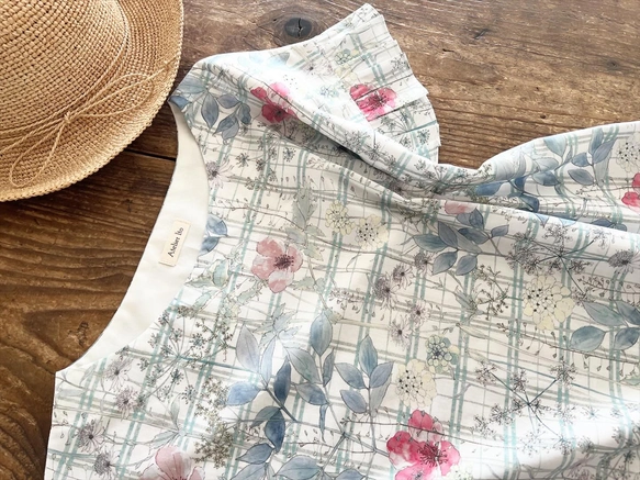 ♡予約商品：5月発送♡ Liberty : Irma's garden フリルフレンチスリーブブラウス | iichi 日々の暮らしを心地よくするハンドメイドやアンティークのマーケットプレイス