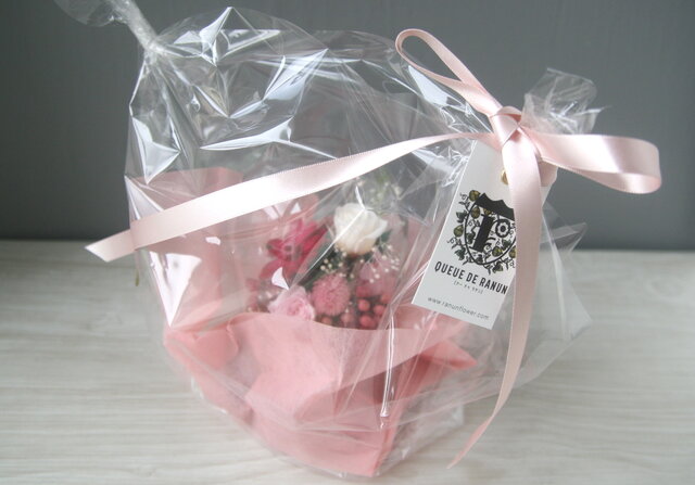 White arrangement -antique pink brown- | iichi 日々の暮らしを心地よくするハンドメイドやアンティークのマーケットプレイス