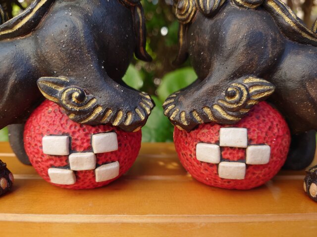 玉乗り★シーサー | iichi 日々の暮らしを心地よくするハンドメイドやアンティークのマーケットプレイス