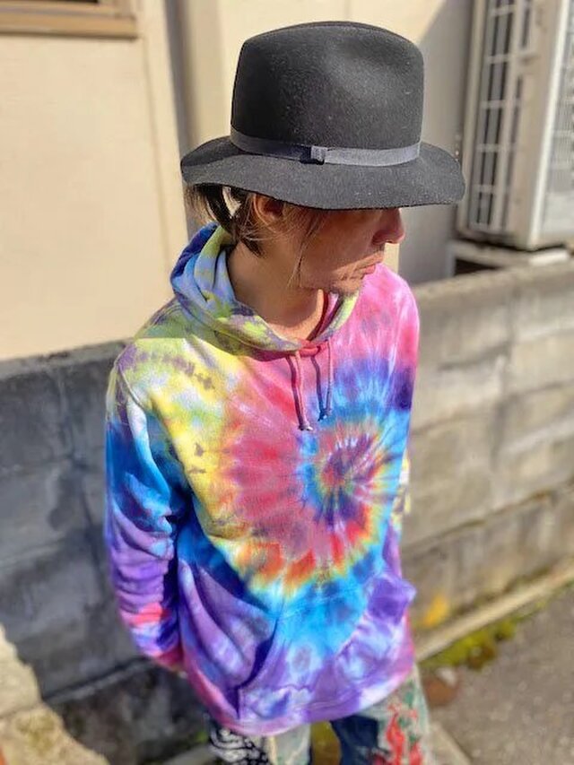 タイダイ染め プルオーバー フーディ XXLサイズ カラフル スパイラル HD21-40 | iichi 日々の暮らしを心地よくするハンドメイドやアンティークのマーケットプレイス