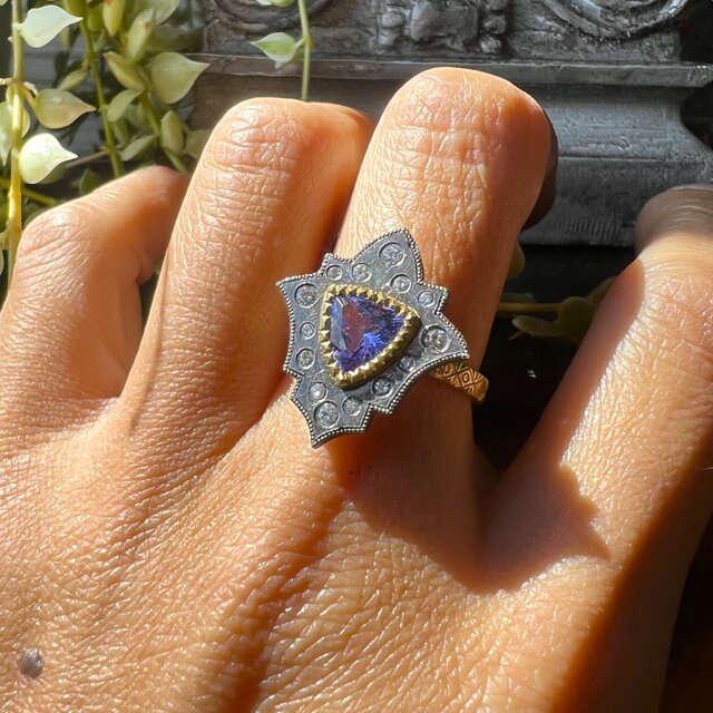 GRANADA タンザナイト GR-7 | iichi 日々の暮らしを心地よくするハンドメイドやアンティークのマーケットプレイス