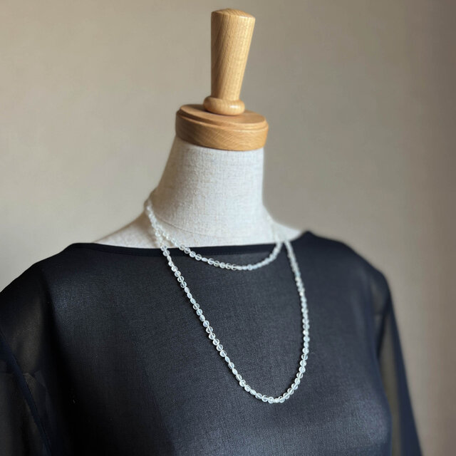 No. 136 コインカットのホワイトトパーズのネックレス（100cm） | iichi 日々の暮らしを心地よくするハンドメイドやアンティークのマーケットプレイス