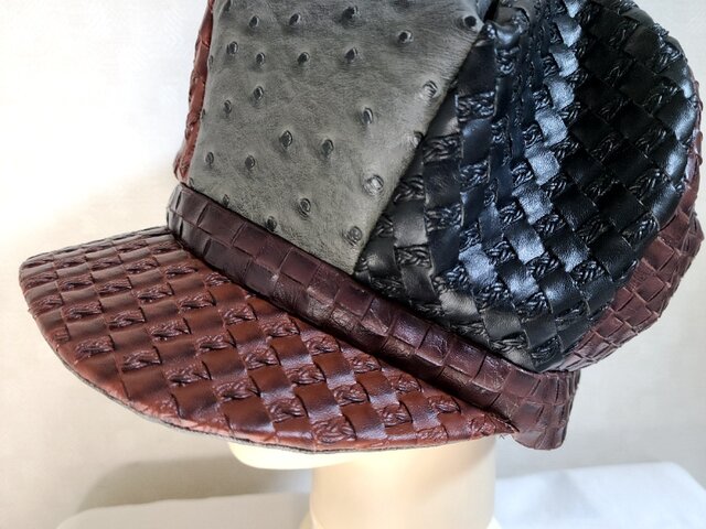 魅せる帽子☆【受注製作】フェイクレザーのグラデーションキャスケット～ブラウン、モスグリーン&ブラック | iichi 日々の暮らしを心地よくするハンドメイドやアンティークのマーケットプレイス