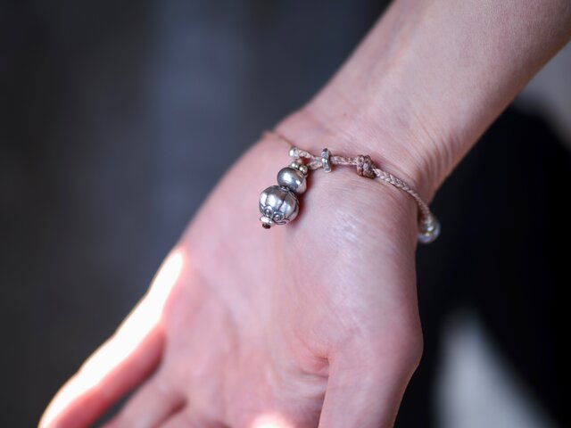 -Old venice beads・Flower- code bracelet | iichi 日々の暮らしを心地よくするハンドメイドやアンティークのマーケットプレイス