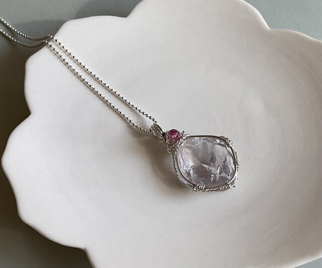 シエラ産希少ラベンダーアンダラのジュエリー“優しい変身” | iichi 日々の暮らしを心地よくするハンドメイドやアンティークのマーケットプレイス