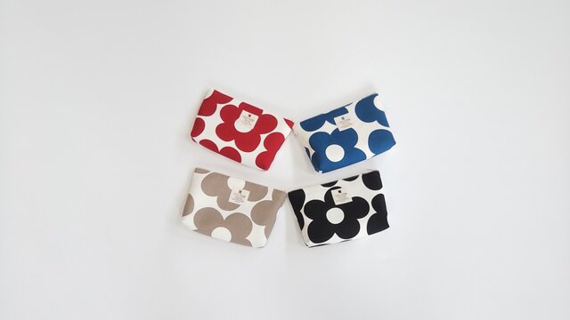 花柄のポーチ ＋〖 notice 〗 ベージュ | iichi 日々の暮らしを心地よくするハンドメイドやアンティークのマーケットプレイス