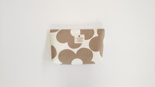 花柄のポーチ ＋〖 notice 〗 ベージュ | iichi 日々の暮らしを心地よくするハンドメイドやアンティークのマーケットプレイス