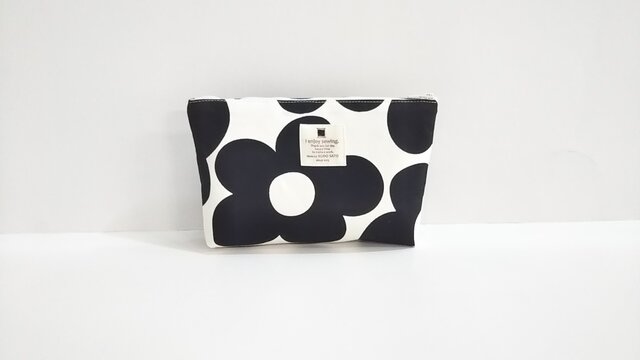 花柄のポーチ ＋〖 notice 〗 黒 | iichi 日々の暮らしを心地よくするハンドメイドやアンティークのマーケットプレイス