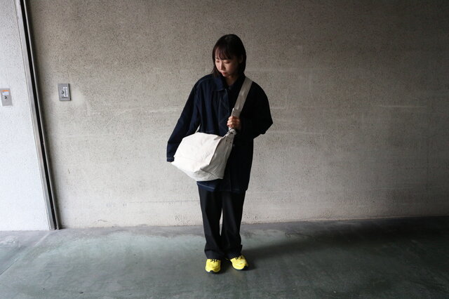 NEW★2WAYメッセンジャーバッグL【ベージュ】 (VC-6L) | iichi 日々の暮らしを心地よくするハンドメイドやアンティークのマーケットプレイス