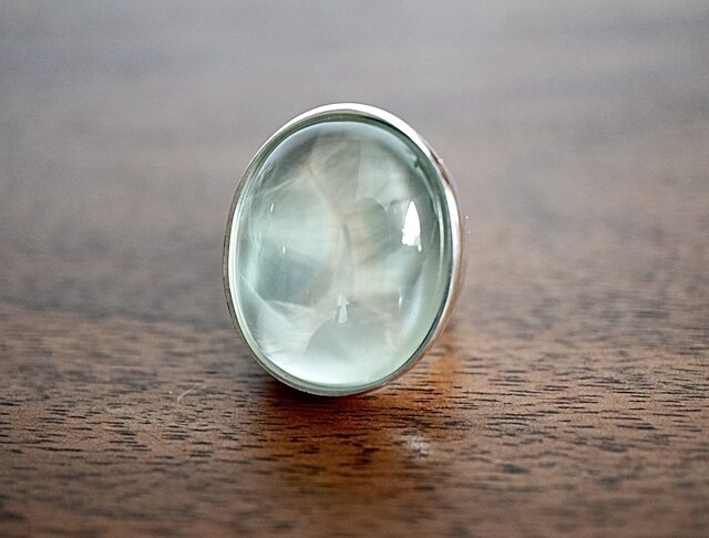 prehnite ring | iichi 日々の暮らしを心地よくするハンドメイドやアンティークのマーケットプレイス