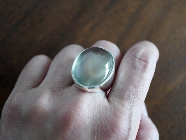prehnite ring | iichi 日々の暮らしを心地よくするハンドメイドやアンティークのマーケットプレイス