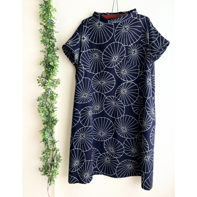 ふんわりロールネックワンピース 唐傘模様 フリーサイズ 浴衣リメイク | iichi 日々の暮らしを心地よくするハンドメイドやアンティークのマーケットプレイス