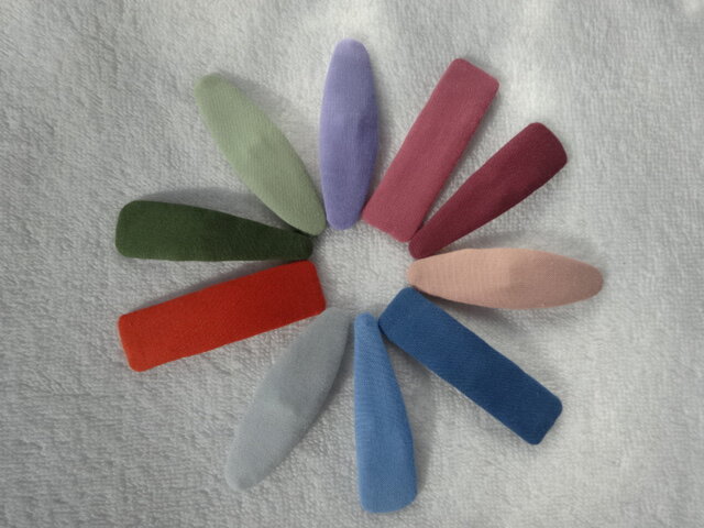 大きめサイズのニュアンスカラーのパッチンピン 7cm | iichi 日々の暮らしを心地よくするハンドメイドやアンティークのマーケットプレイス