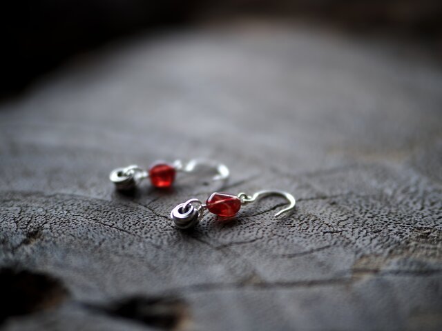 -Tibetan andesine・Silver- pierce | iichi 日々の暮らしを心地よくするハンドメイドやアンティークのマーケットプレイス