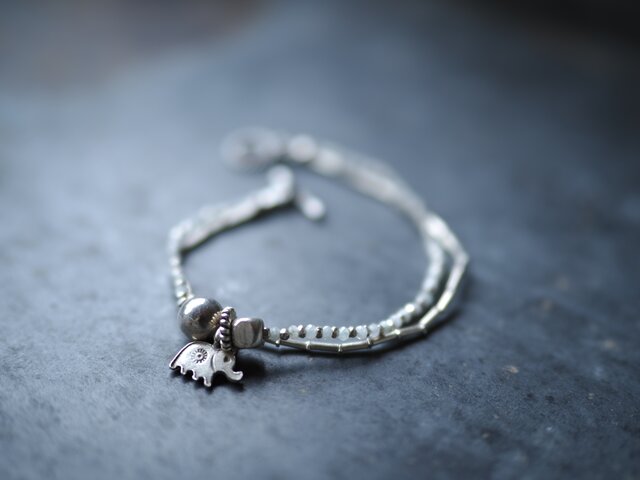 -Silver・Jade- double bracelet | iichi 日々の暮らしを心地よくするハンドメイドやアンティークのマーケットプレイス