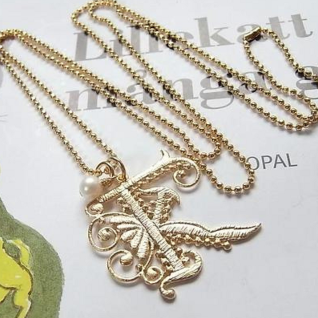 素敵なイニシャルモチーフネックレスk★1394 | iichi 日々の暮らしを心地よくするハンドメイドやアンティークのマーケットプレイス