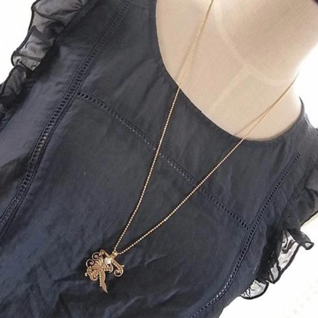 素敵なイニシャルモチーフネックレスk★1394 | iichi 日々の暮らしを心地よくするハンドメイドやアンティークのマーケットプレイス