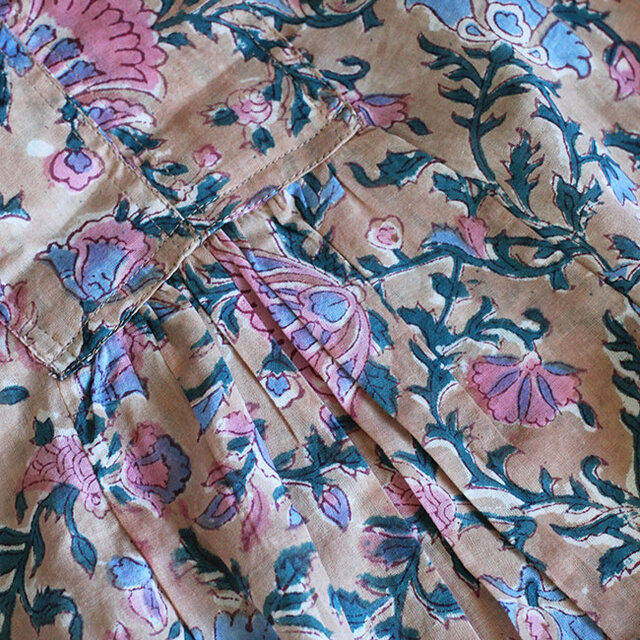 春色⭐︎ブロックプリントVネックロングワンピース | iichi 日々の暮らしを心地よくするハンドメイドやアンティークのマーケットプレイス