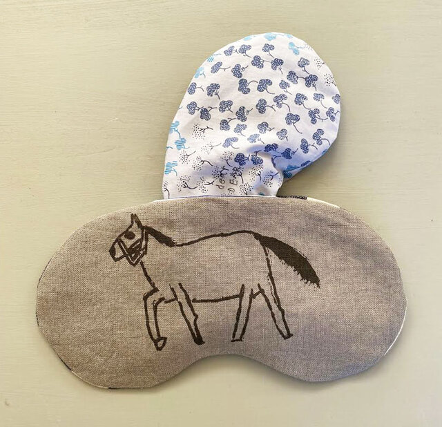 あずきとラベンダーのピロー うま P-43 | iichi 日々の暮らしを心地よくするハンドメイドやアンティークのマーケットプレイス