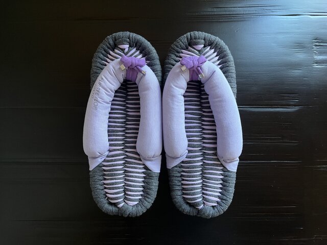 【NEW＊ふちどりデザイン】 23cm 布ぞうり《濃グレー》《ラベンダー》【No.228】 | iichi 日々の暮らしを心地よくするハンドメイドやアンティークのマーケットプレイス
