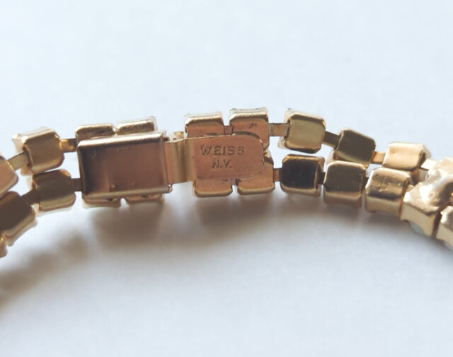 WEISS ホワイトフラワー ブレスレットセット | iichi 日々の暮らしを心地よくするハンドメイドやアンティークのマーケットプレイス