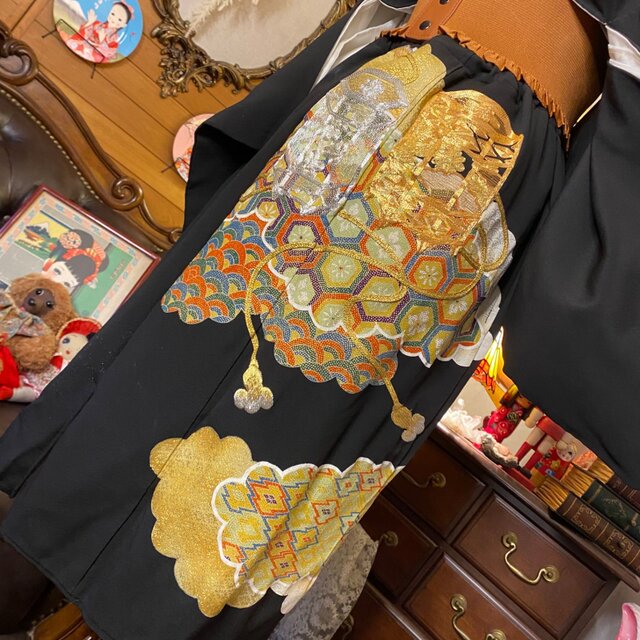 和洋折衷 レトロ 古着 黒留袖 着物 和 モダン ハンドメイド リメイク ワンピース ドレス 黒/ブラック TKW-26 | iichi 日々の暮らしを心地よくするハンドメイドやアンティークの ...