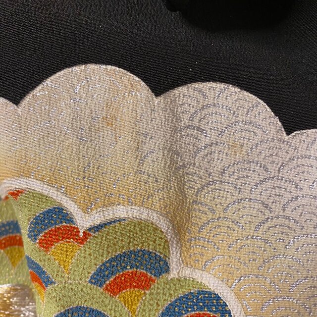 和洋折衷 レトロ 古着 黒留袖 着物 和 モダン ハンドメイド リメイク ワンピース ドレス 黒/ブラック TKW-26 | iichi 日々の暮らしを心地よくするハンドメイドやアンティークの ...