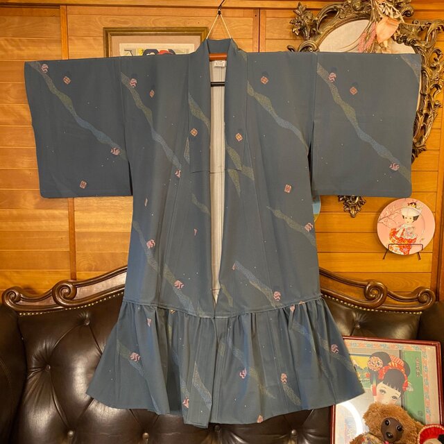 和洋折衷 古着 洗える 単衣着物 化繊 ハンドメイド 2way リメイク ガウン 羽織り ドレス ワンピース KD-36 | iichi 日々の暮らしを心地よくするハンドメイドやアンティークの ...