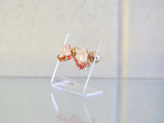 マルチカラー淡水パールピアスA | iichi 日々の暮らしを心地よくするハンドメイドやアンティークのマーケットプレイス