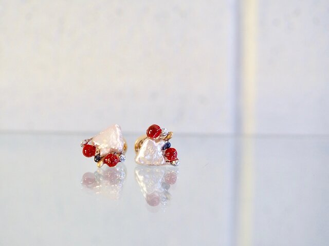 マルチカラー淡水パールピアスB | iichi 日々の暮らしを心地よくするハンドメイドやアンティークのマーケットプレイス