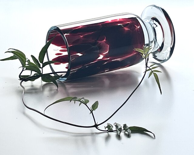 【Studiolasi】オックスブラッドカラーのヴィンテージ フラワーベース・スタジオラシ 花器 | iichi 日々の暮らしを心地よくするハンドメイドやアンティークのマーケットプレイス