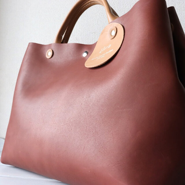 【期間限定】値下 肉厚 柔らかい 自立 トートボストン 革ハンドメイド2211 | iichi 日々の暮らしを心地よくするハンドメイドやアンティークのマーケットプレイス