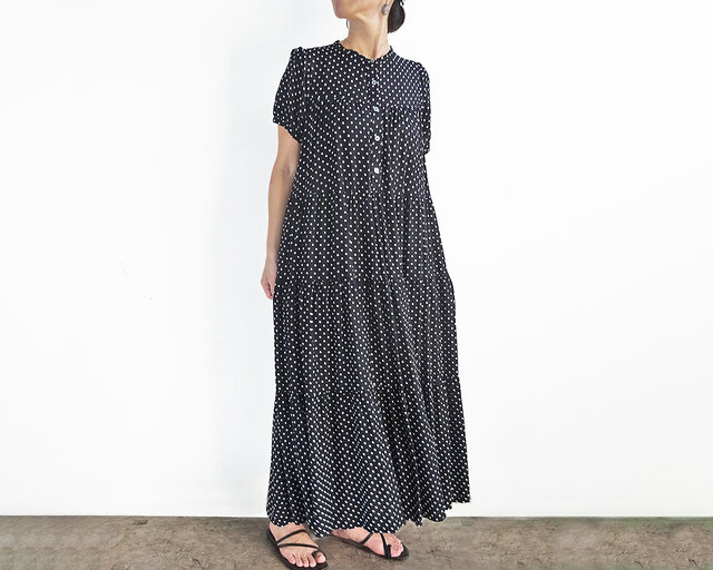 ティアードレーヨンワンピース（ドット：ブラック×ホワイト） | iichi 日々の暮らしを心地よくするハンドメイドやアンティークのマーケットプレイス