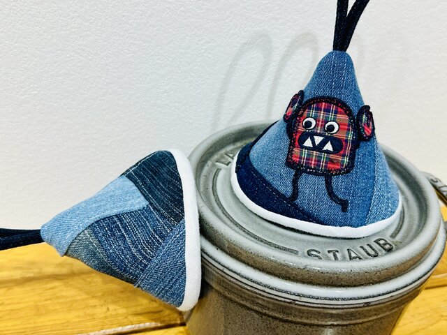 三角鍋つかみ★staub ストウブ ホーロー デニムリメイク | iichi 日々の暮らしを心地よくするハンドメイドやアンティークのマーケットプレイス