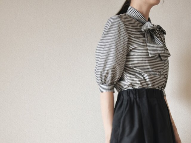 ギンガムチェック ️ボウタイブラウス No.308 | iichi 日々の暮らしを心地よくするハンドメイドやアンティークのマーケットプレイス