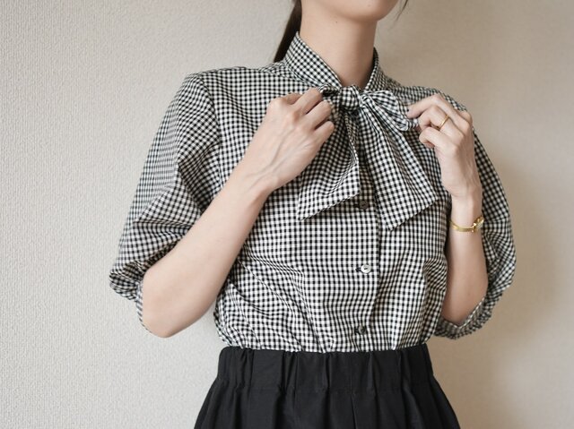 ギンガムチェック ️ボウタイブラウス No.308 | iichi 日々の暮らしを心地よくするハンドメイドやアンティークのマーケットプレイス