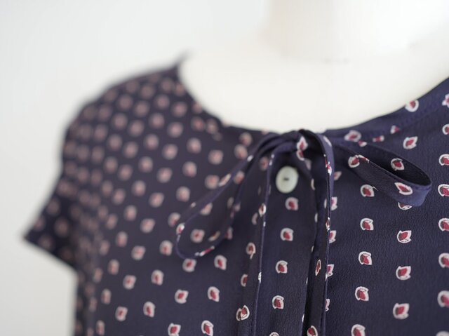 フレンチレトロな前開きリボンワンピ ・パープル系 No.298 | iichi 日々の暮らしを心地よくするハンドメイドやアンティークのマーケットプレイス