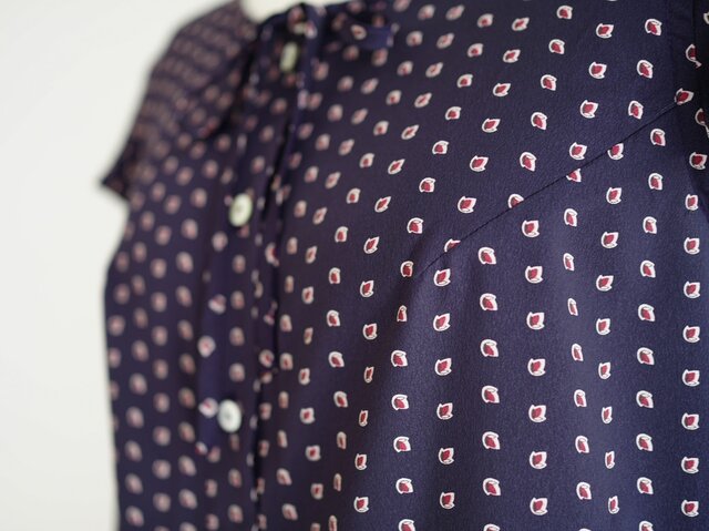 フレンチレトロな前開きリボンワンピ ・パープル系 No.298 | iichi 日々の暮らしを心地よくするハンドメイドやアンティークのマーケットプレイス