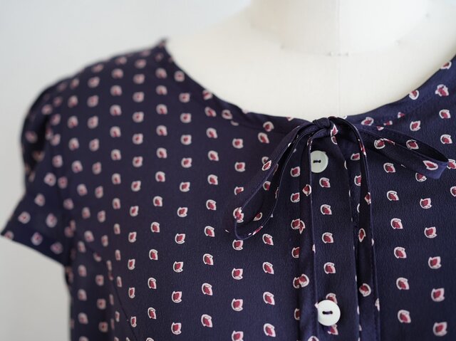 フレンチレトロな前開きリボンワンピ ・パープル系 No.298 | iichi 日々の暮らしを心地よくするハンドメイドやアンティークのマーケットプレイス